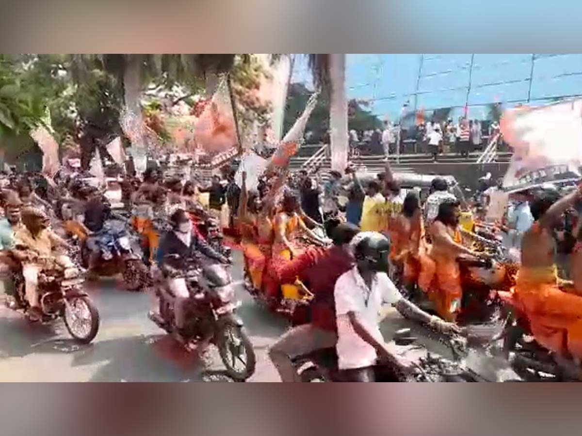 RRR promotions: Ram Charan fans 100 Alluri getups bike rally - JSWTV.TV