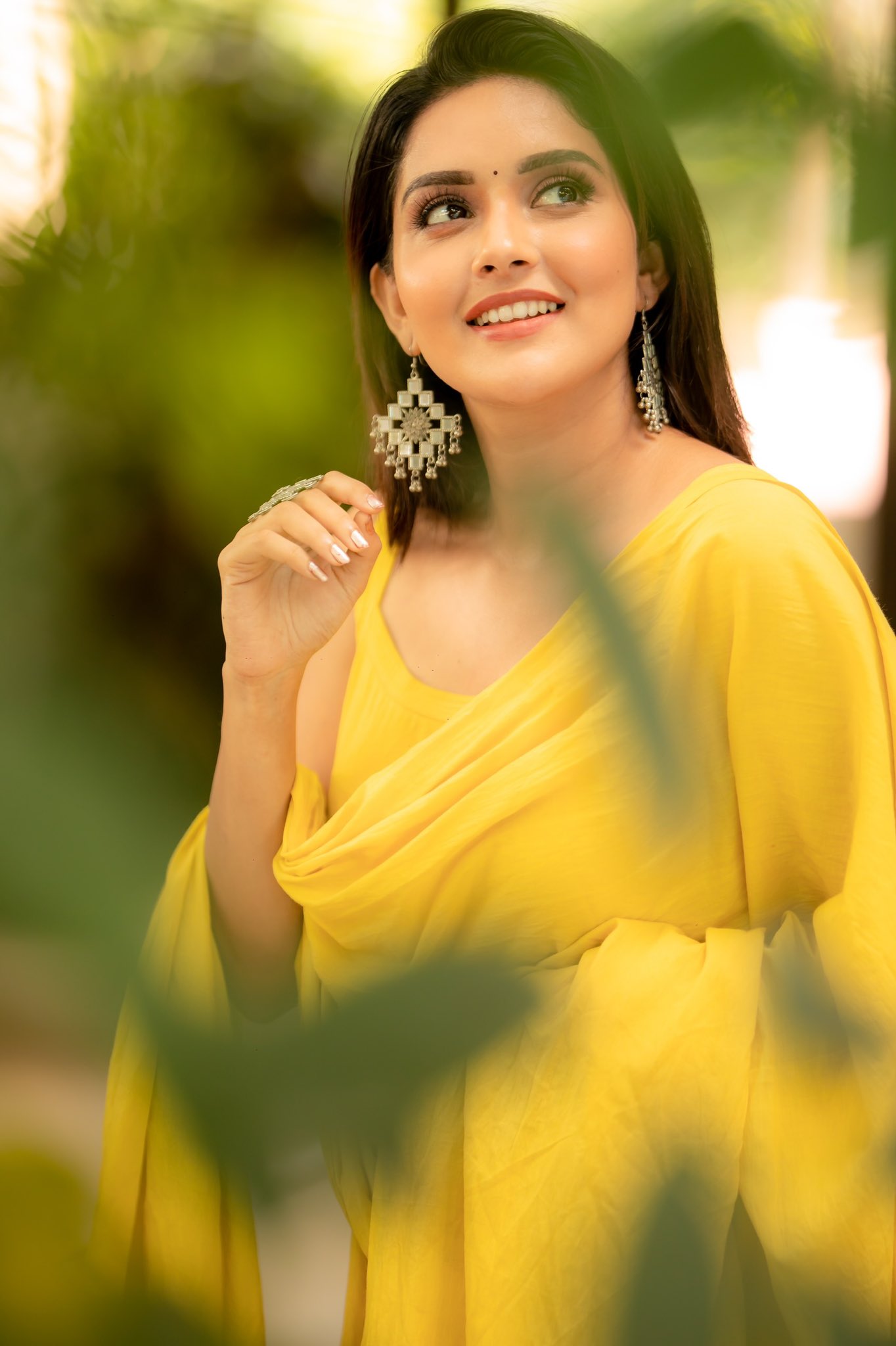 Mahima Nambiar Alluring with her radiant smile - JSWTV.TV