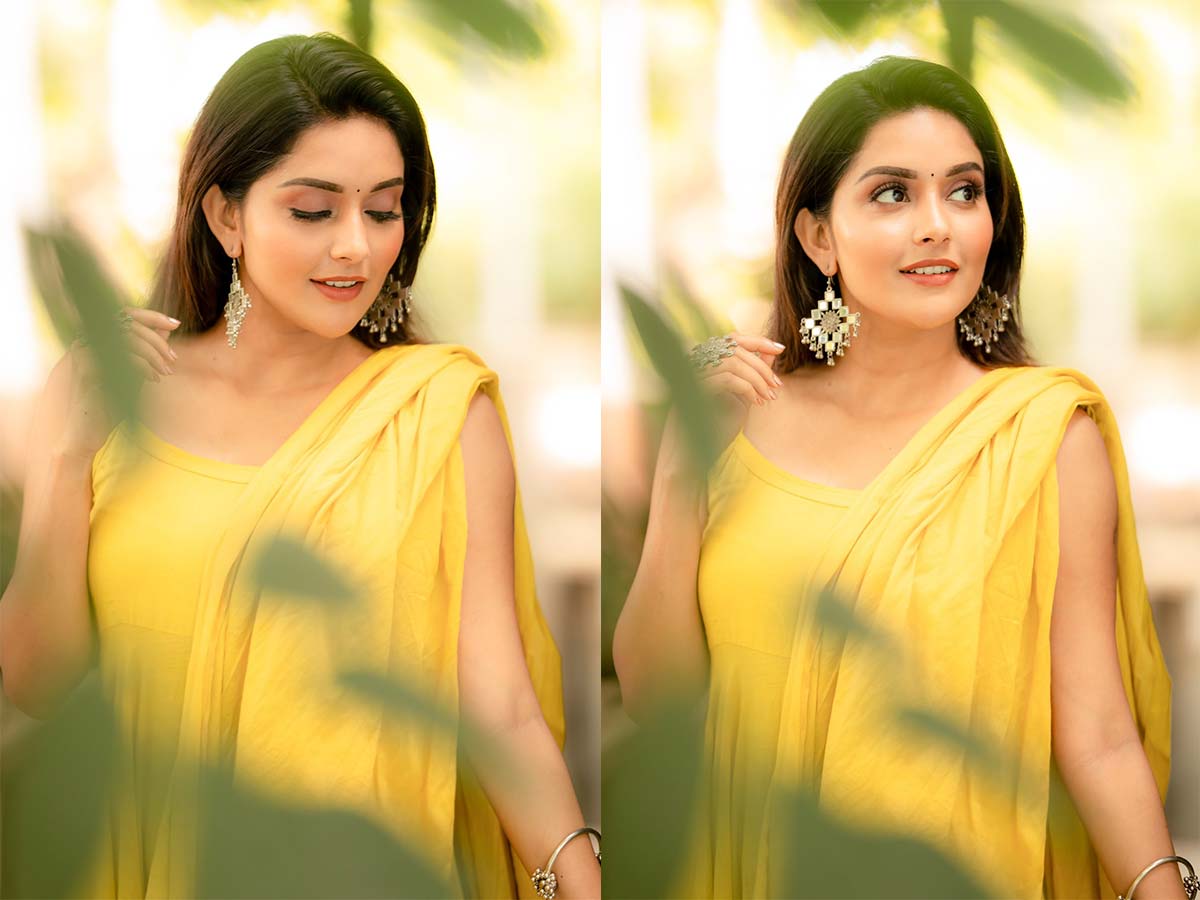 Mahima Nambiar Alluring with her radiant smile - JSWTV.TV