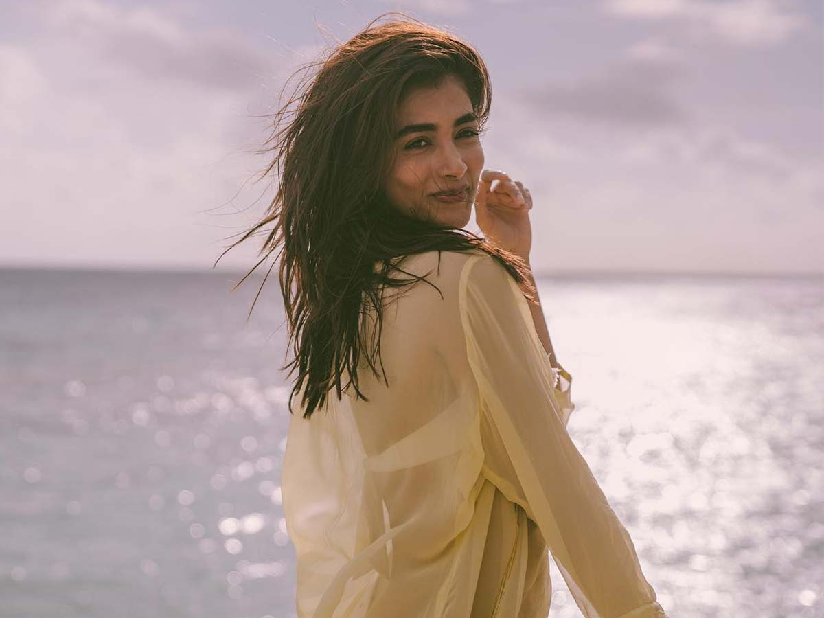 Pooja Hegde goes on a long vacation - JSWTV.TV