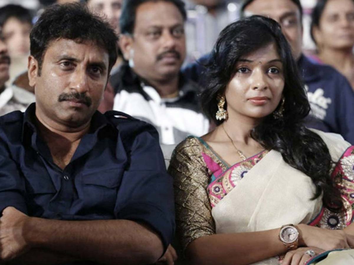 Srinu Vaitla's wife Roopa Vaitla files for divorce - Here's what we ...