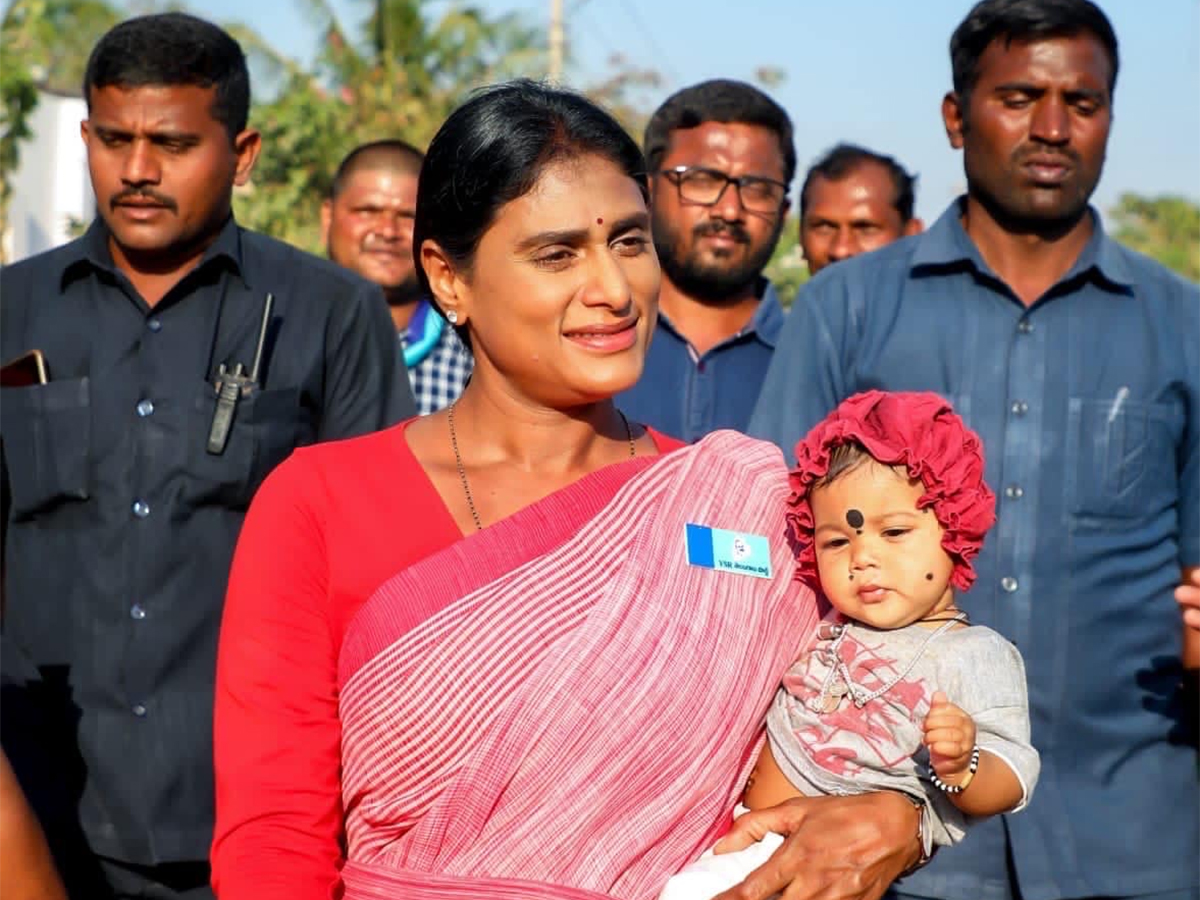 Indian Book of Records recognizes Sharmila's Padayatra - JSWTV.TV