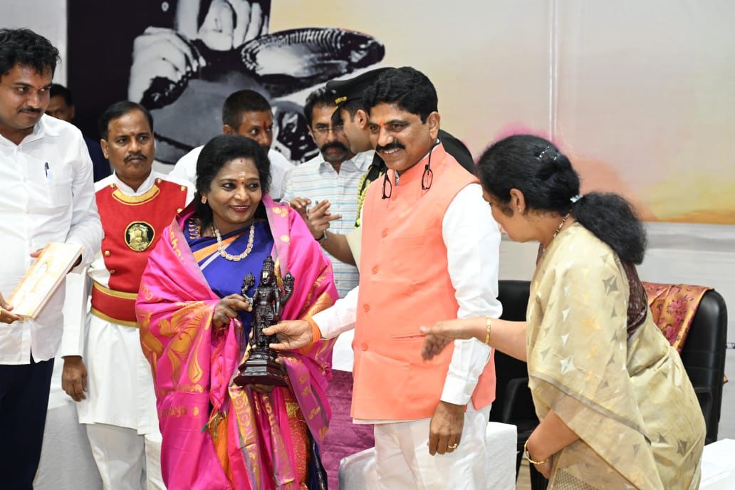 Pathuri Nagabhushanam, Rami Reddy honors Telangana Governor Tamilisai ...