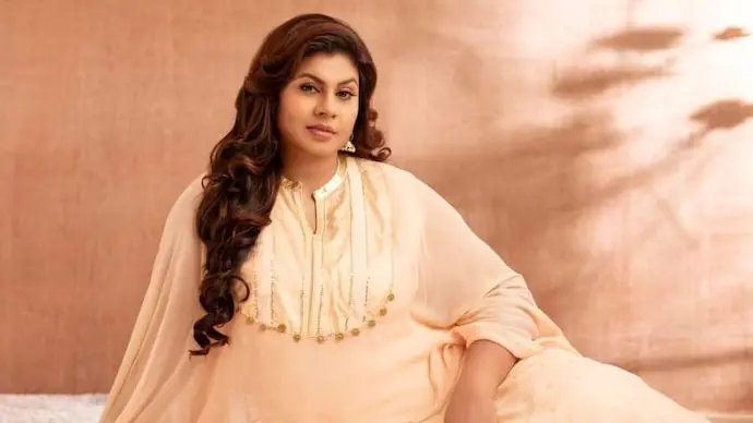 Actress Vichitra levels casting couch experience against a Top Tamil Star - JSWTV.TV