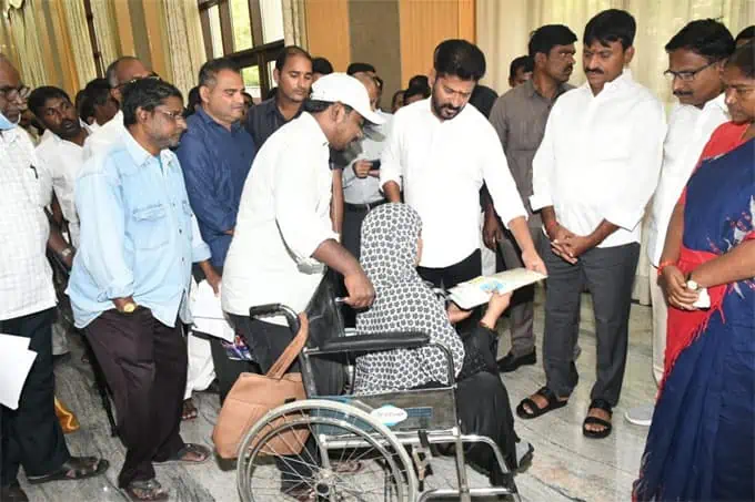 Tremendous response for Revanth Reddy's first Praja Darbar - JSWTV.TV