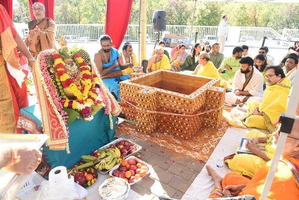 Chandi Yagam performed at Sri Shiva Vishnu Temple in New Jersey - JSWTV.TV