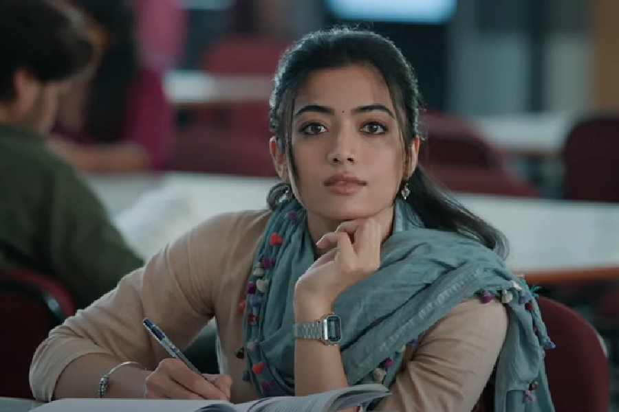 Rashmika Mandanna 'The Girlfriend' teaser offers romantic drama - JSWTV.TV